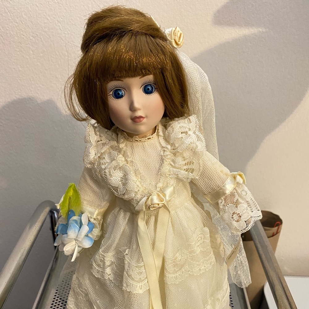 Vintage Danbury Mint Porcelain Doll (Annie, Bride Of … - Gem